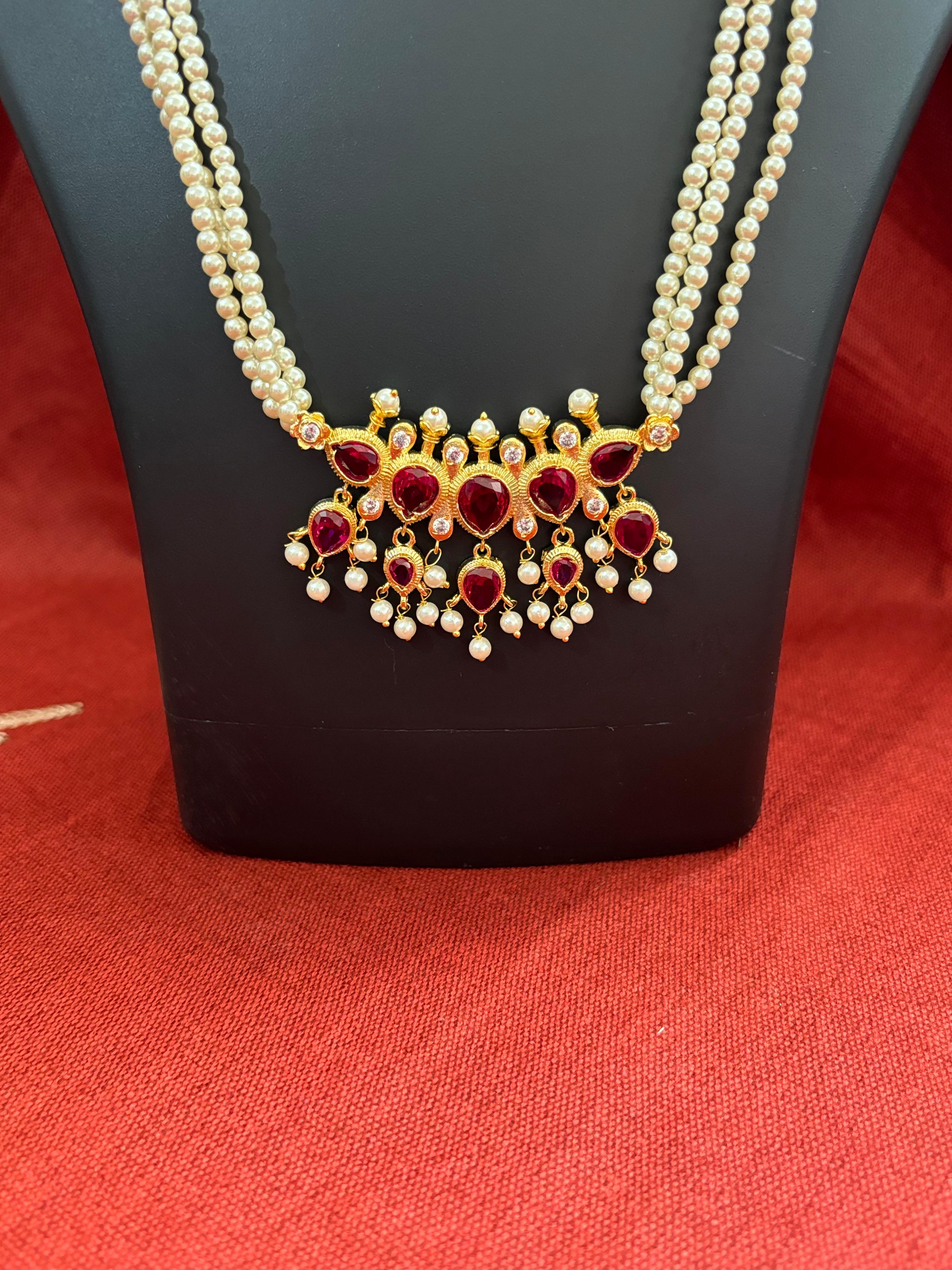 तन्मणी + कानातले | Tanmani + Earrings – PrajaktaRaj