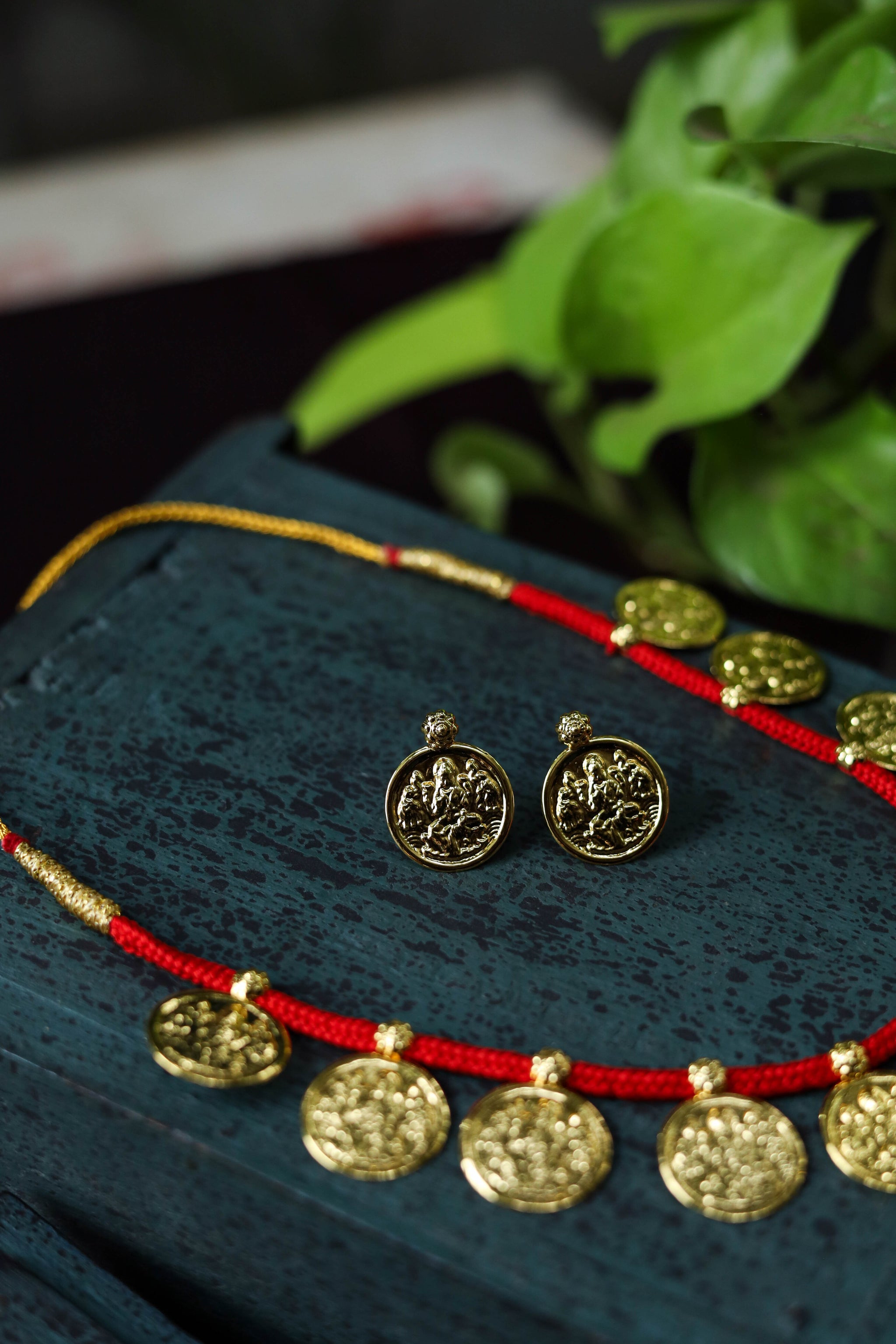 छोटा पुतळी हार + कानातले । Small Putali har + Earrings – PrajaktaRaj